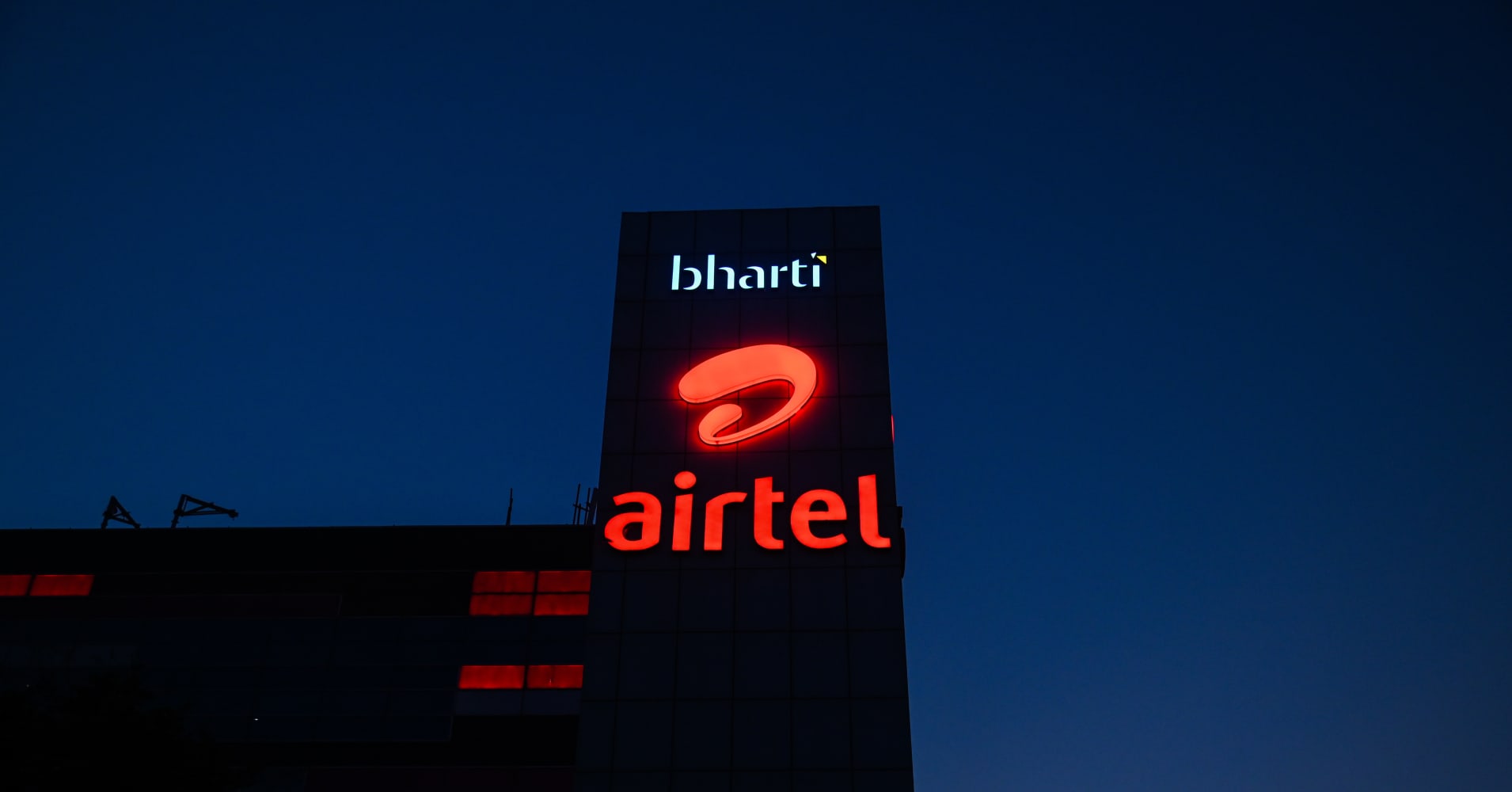 Indian mobile giant Airtel raises $1 billion for data centers from ...