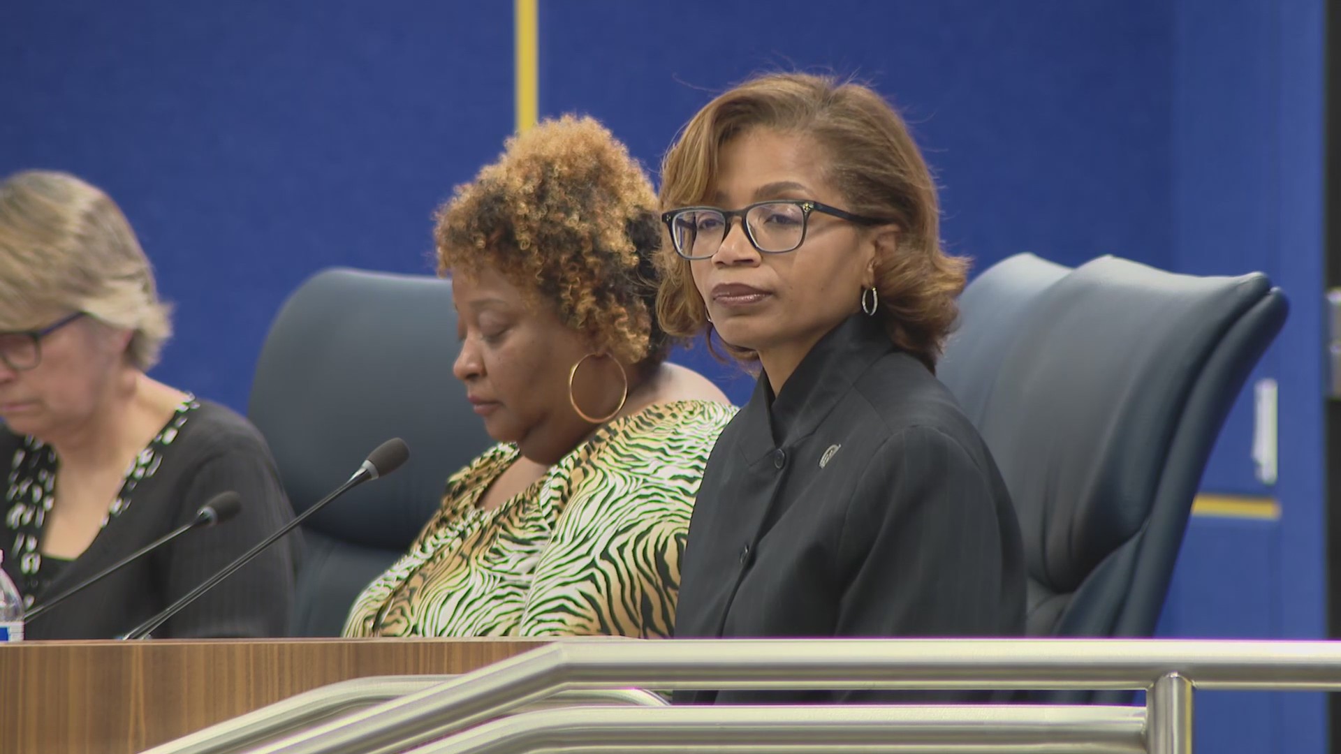 Chicago School Board approves Macquline King as full-time CPS CEO