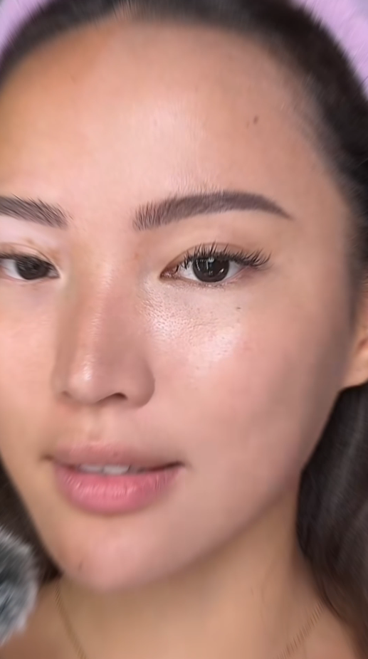 Easy foundation tutorial for a smooth natural look
