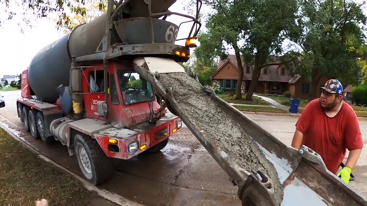 Concrete driveway pour: Round two
