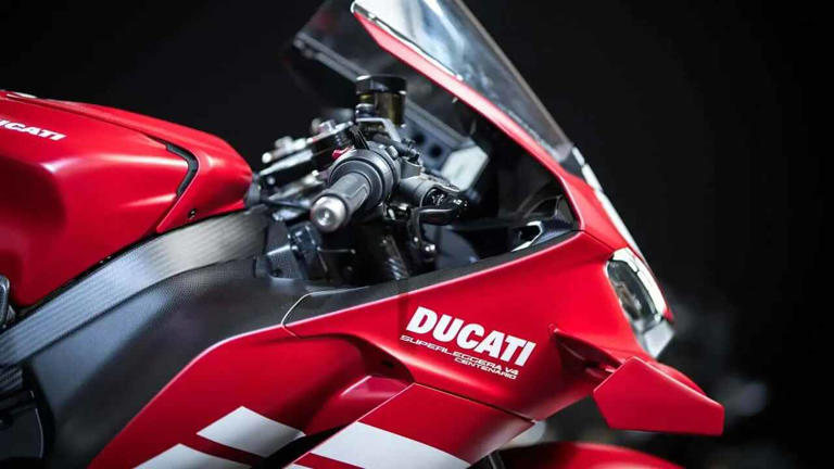 A Ducati a 100. évfordulót a Superleggera V4 Centenario modellel ünnepli