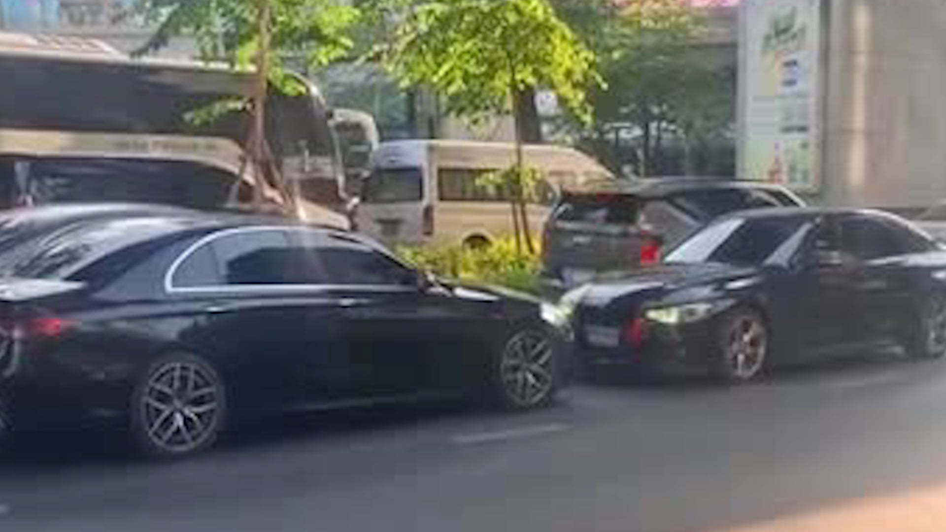 Road rage standoff between drivers brings traffic to standstill in Bangkok