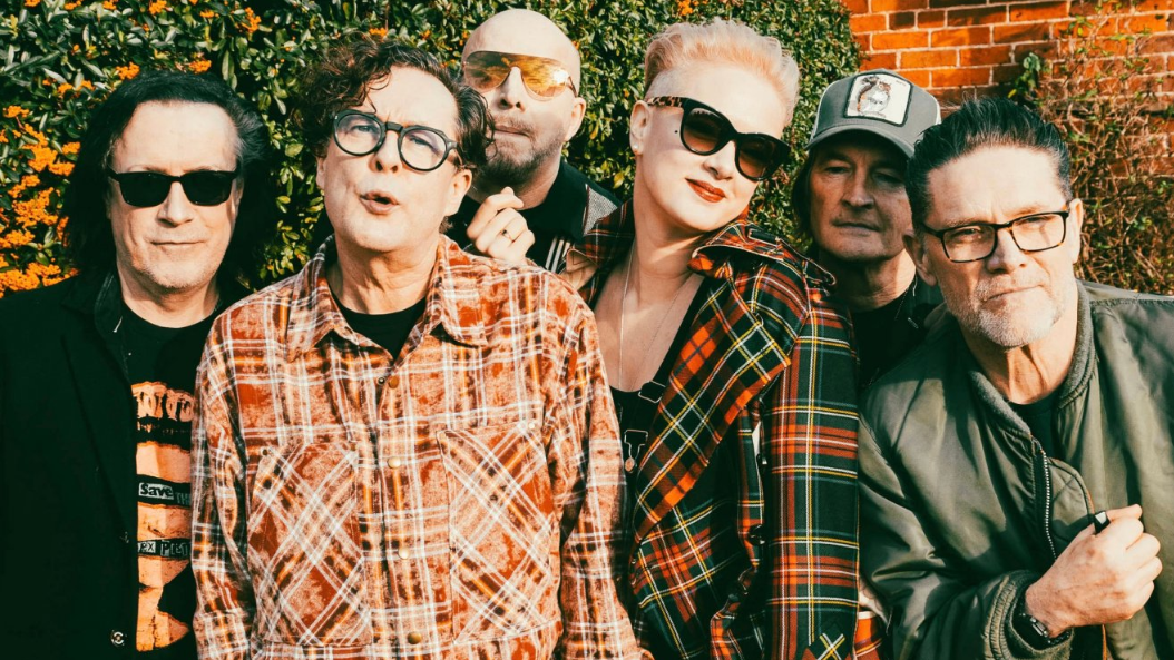 Wonder Stuff singer's bro swaps market for UK tour