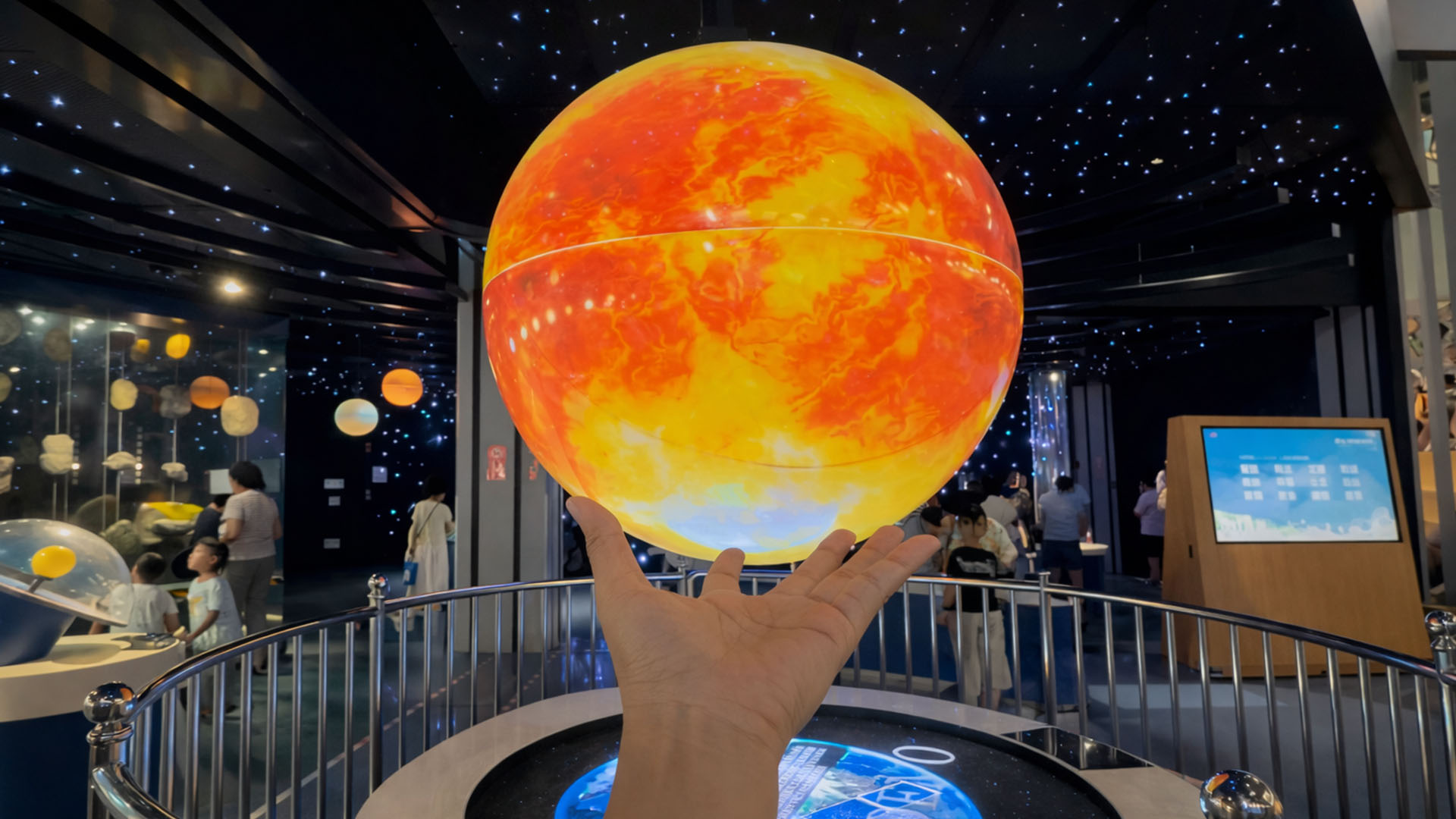Binnenkijken bij het China Science Museum met een gigantische ...