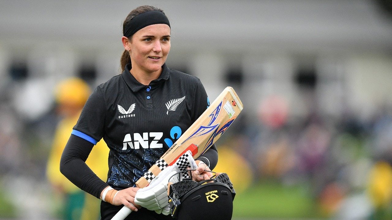 Amelia Kerr continues fairytale run, becomes No. 1 women's T20I all-rounder