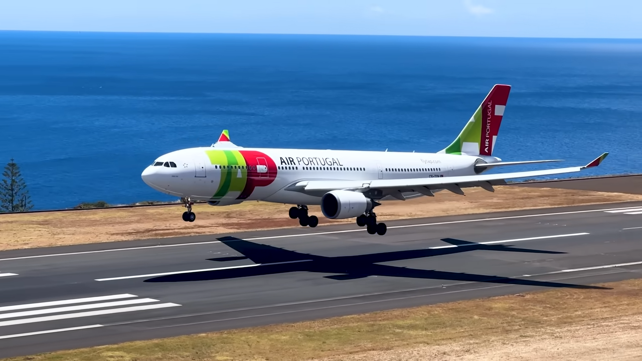 Watch an Airbus A330 battle fierce crosswinds on final approach to Madeira