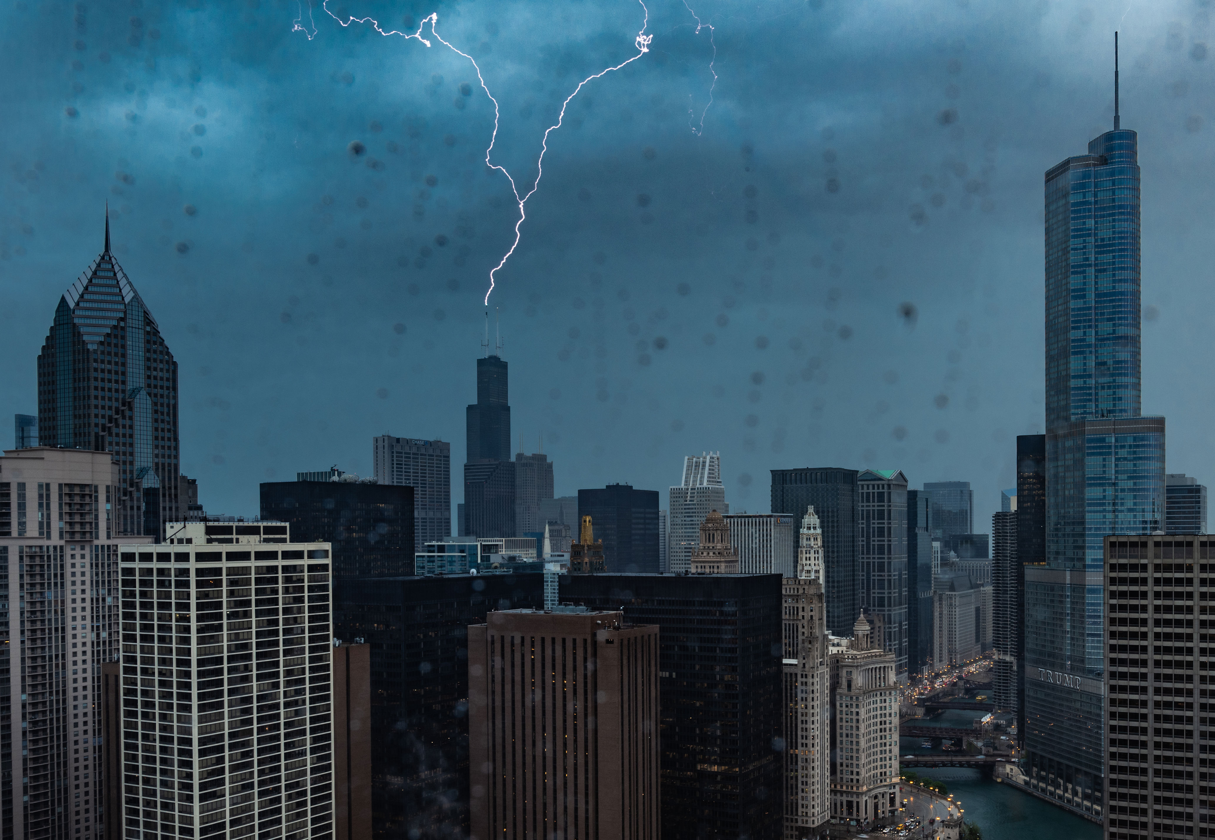 Chicago forecast: 2 rounds of showers, storms with lightning, heavy ...