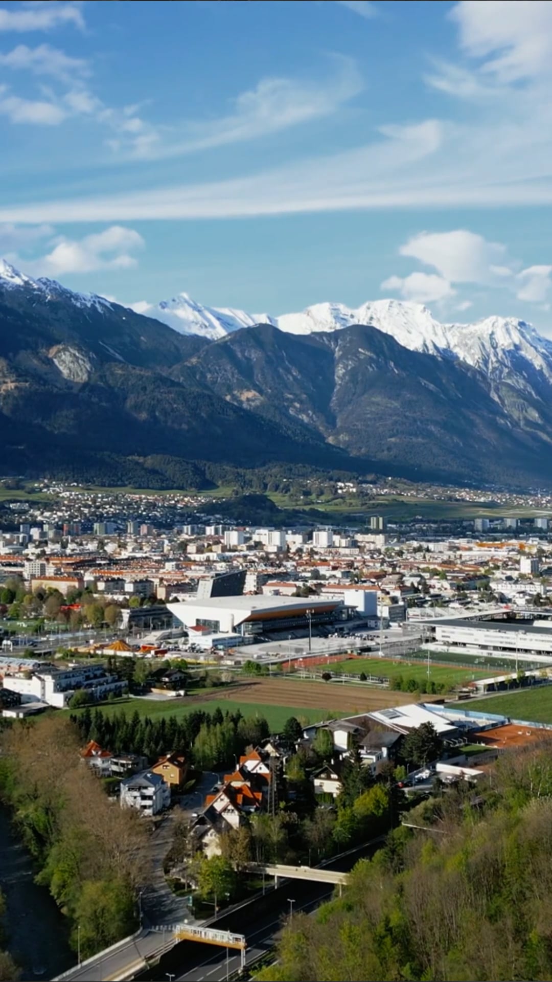 Innsbruck: Drone flight over Austria's 'capital of the Alps'