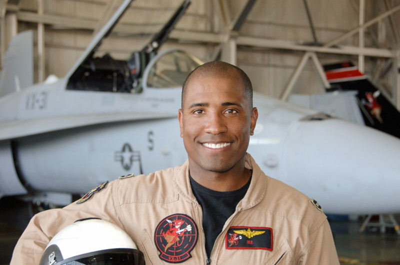 Astronaut Victor Glover Jr., with North Texas ties, to pilot Artemis II ...