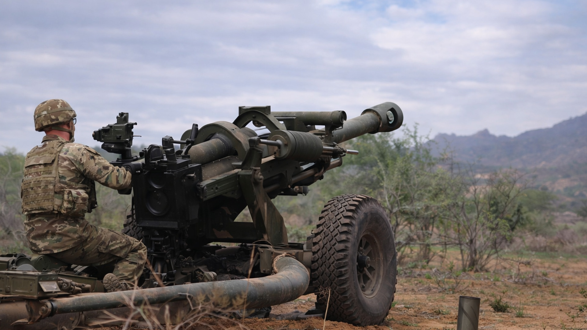 US and Kenyan forces conduct live fire exercise
