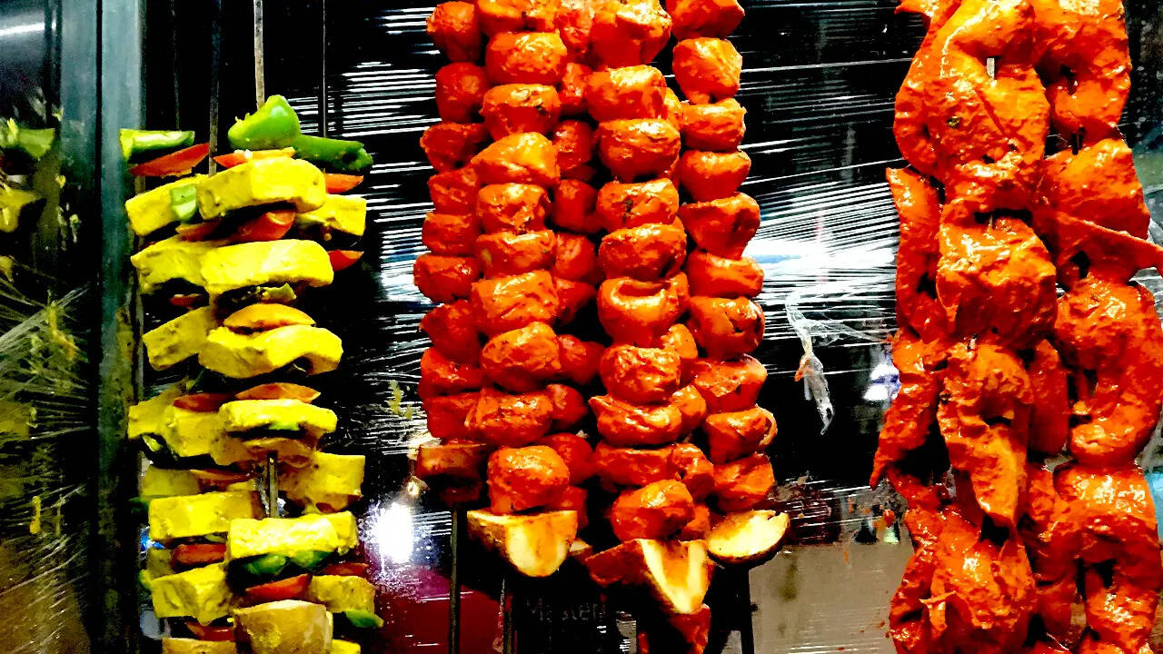 10 popular non-vegetarian street foods to enjoy across India