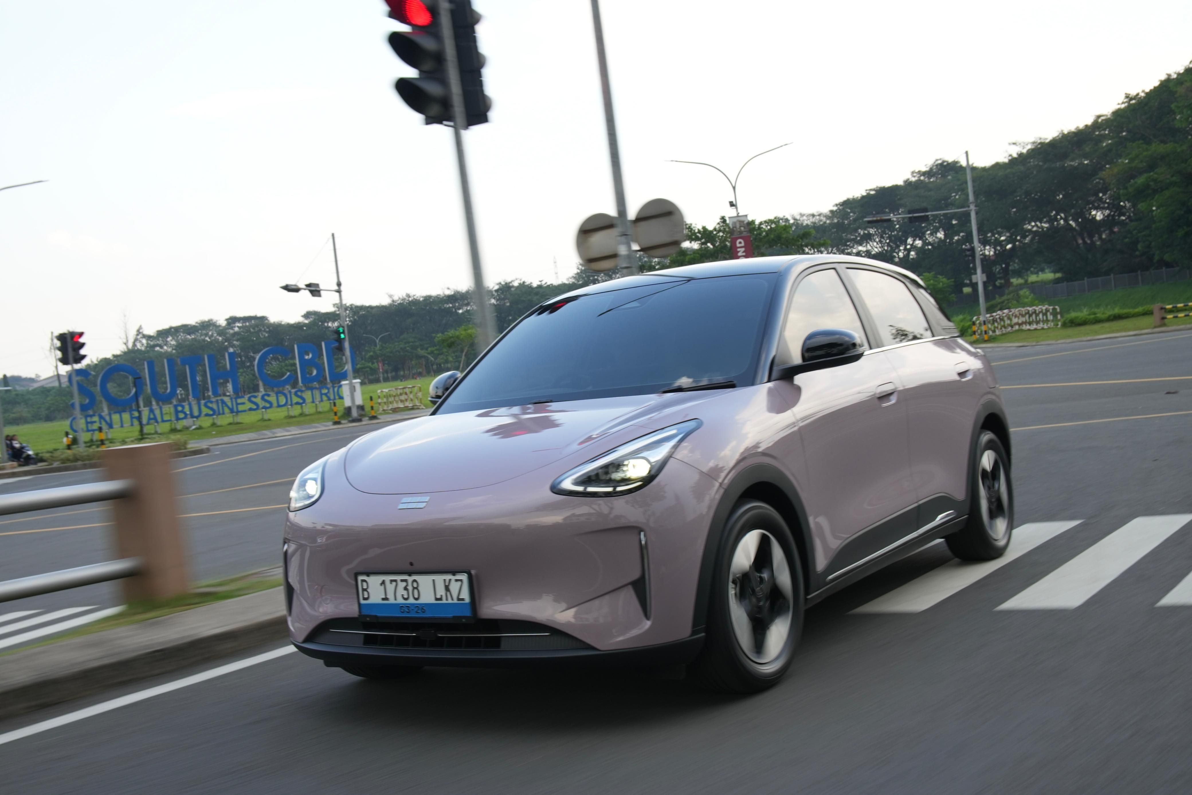Dibejek habis, seberapa pakem pengereman mobil listrik Geely EX2 Max?