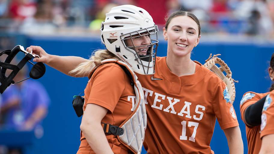 Texas softball holds firm in latest top 25 rankings