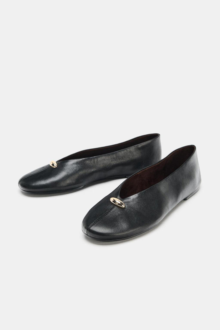 今、靴買うならこれがイイかも!【ZARA】足元がグッと垢抜ける♡バレエシューズ