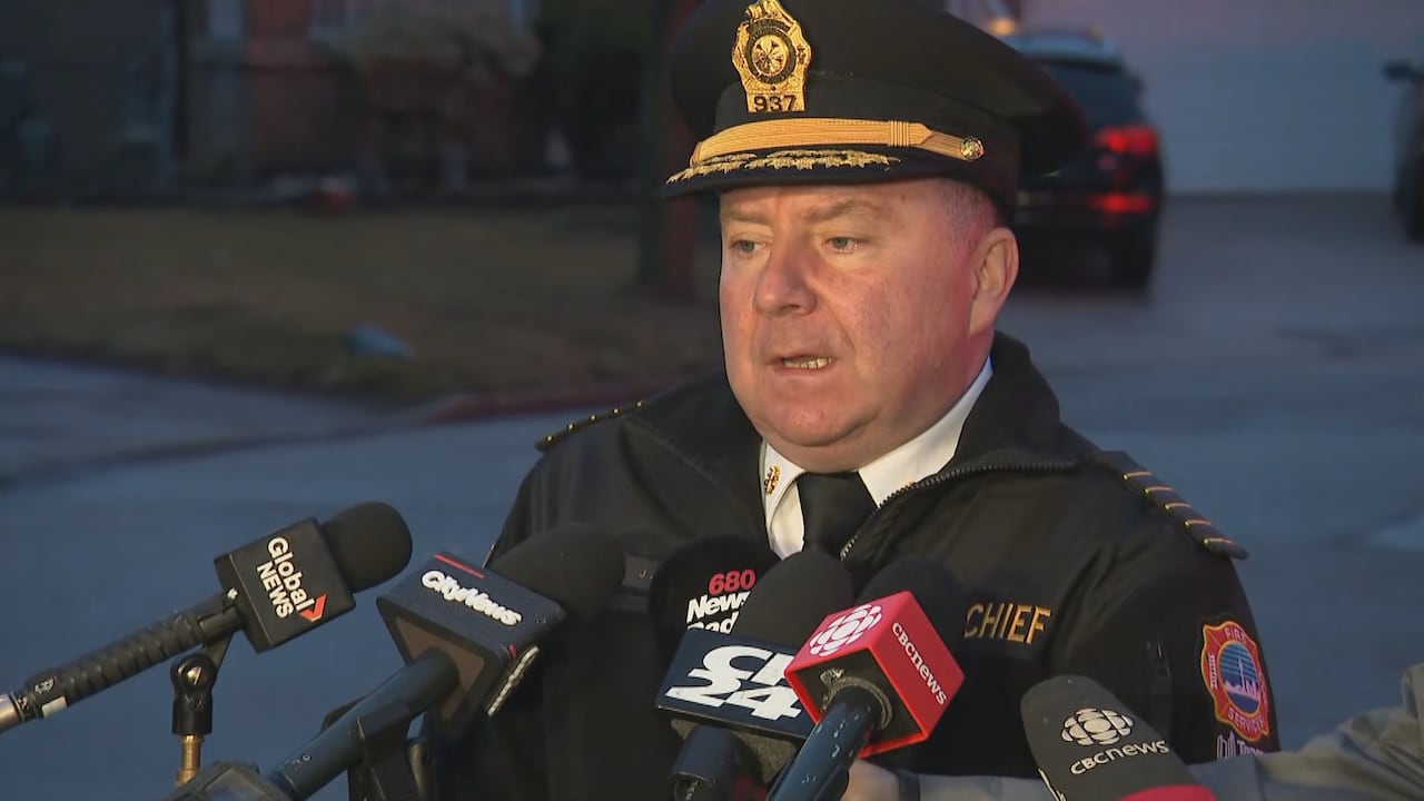 2 dead after North York house fire: Toronto fire chief