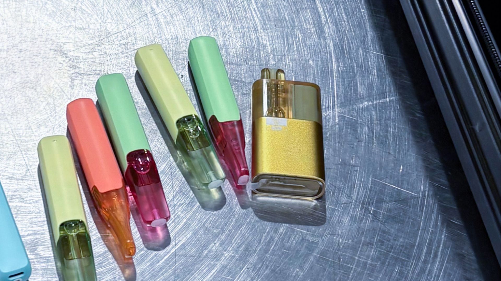 ICA busts 42 e-cigarette cases in 4 days at Singapore checkpoints and ...