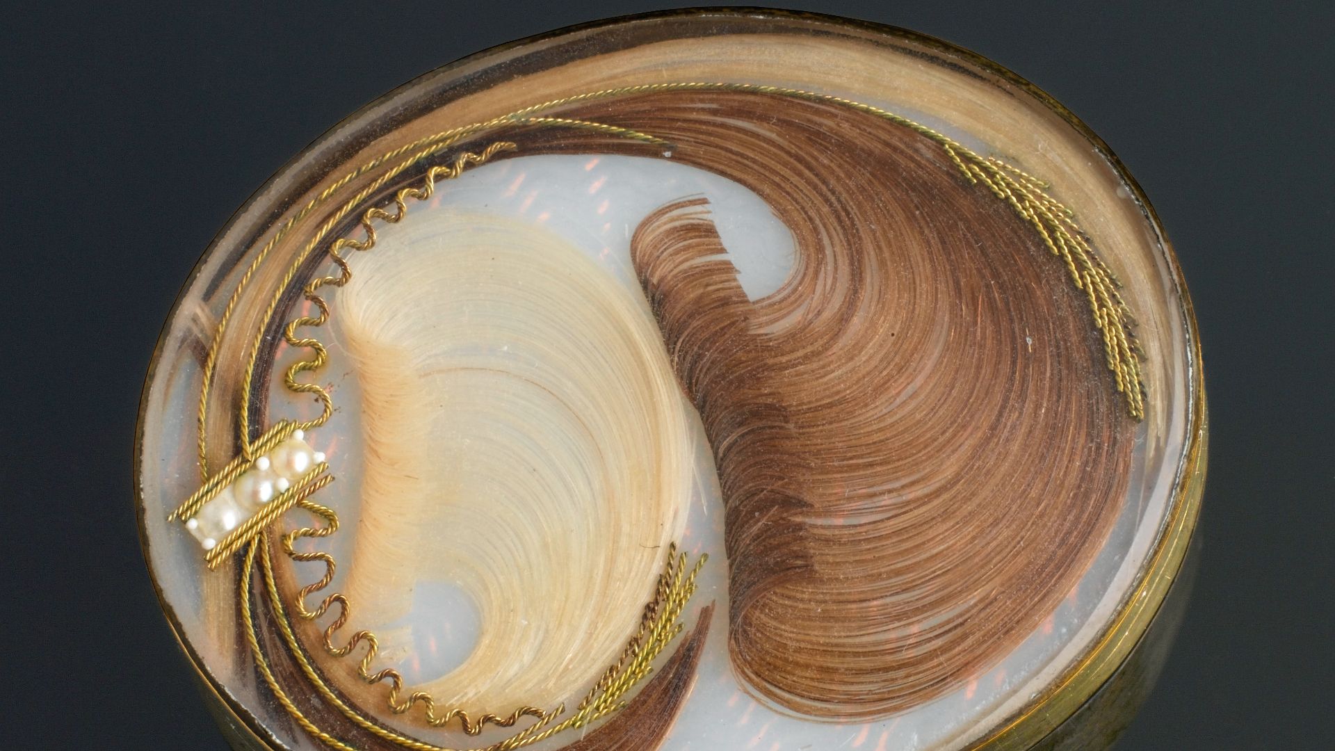 Human hair jewelry and post-mortem photos: 20 disturbing Victorian ...