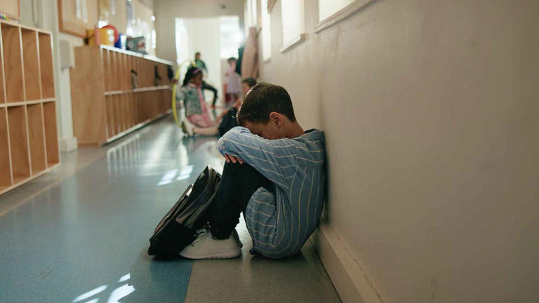 12 signs that may indicate troubling behavior in children