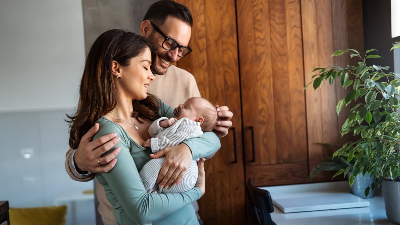 Having children does not increase long-term happiness, but it can ruin ...