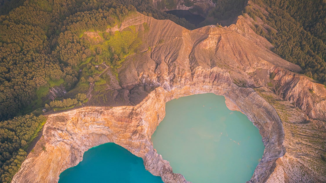 Where in the world are the three-colored lakes?