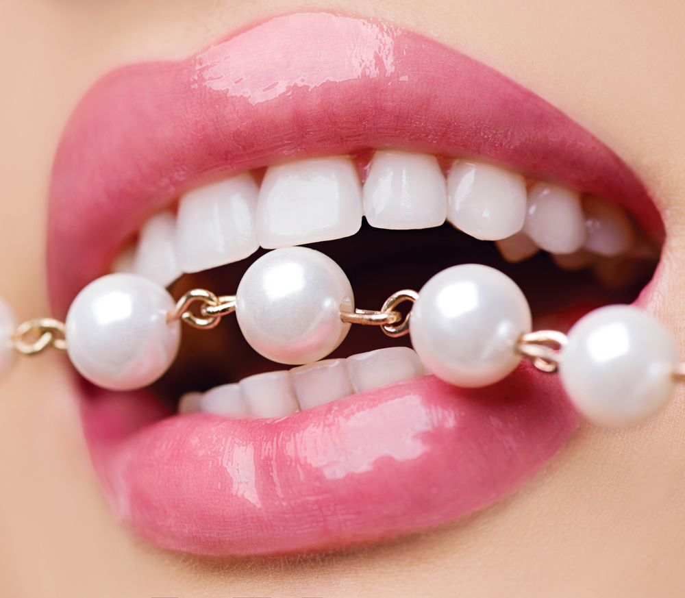 How to tell real pearls from fake ones