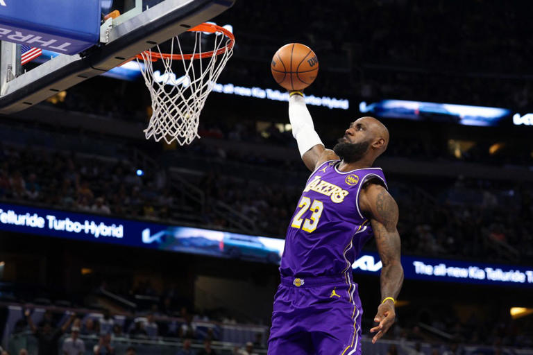 Floor seats have been sold out for the Lakers for nearly 50 years — now ...
