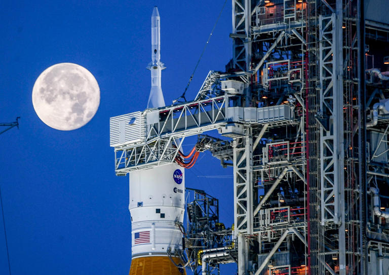 June's full moon is extra special. See why, when to see it in Arizona