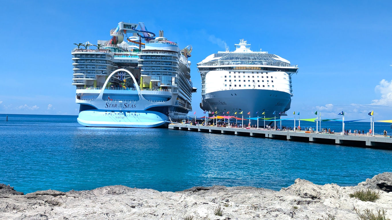 Royal Caribbean Group launches industry's first tri-branded credit cards