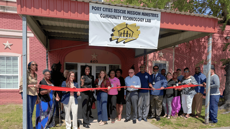 New computer lab opens to boost digital literacy, job training