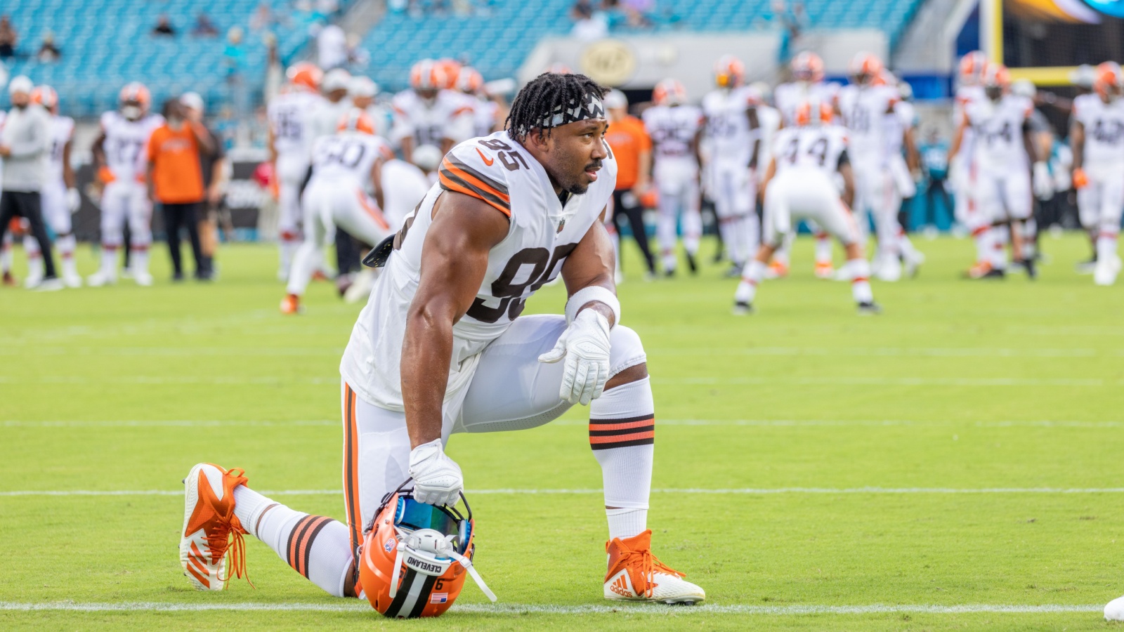 Myles Garrett trade buzz grows after Browns adjust contract structure