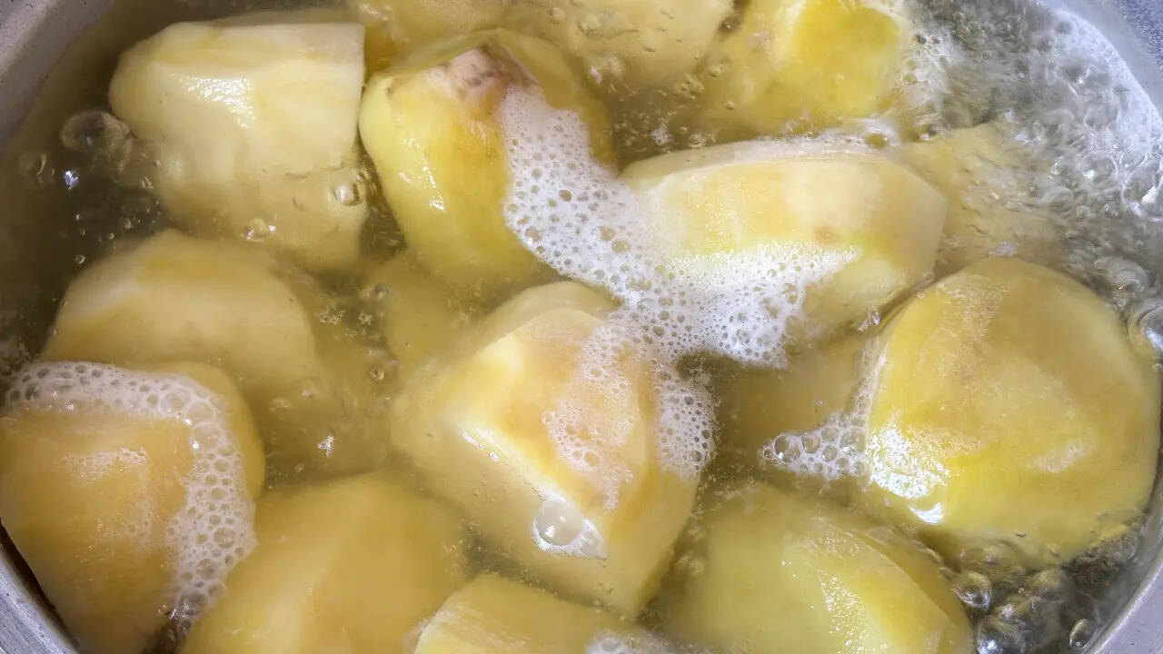 Nutrition expert explains how regular potatoes can be used as a gut and ...