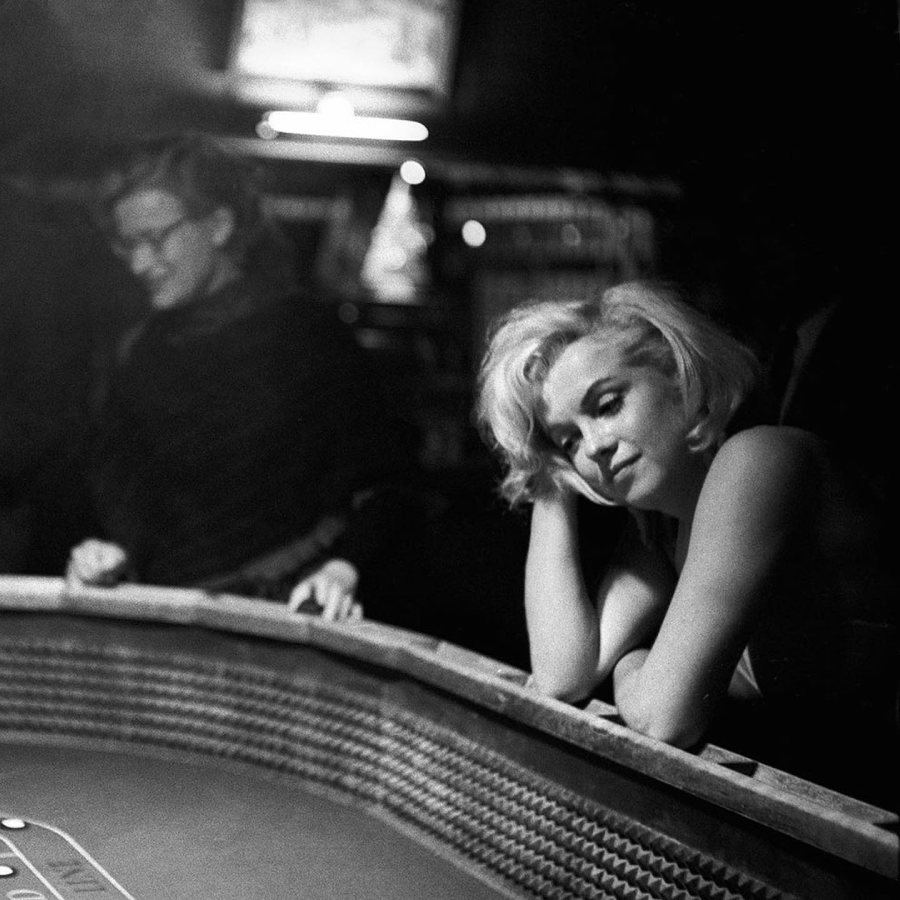 20 candid photos of old Hollywood stars when the cameras were off