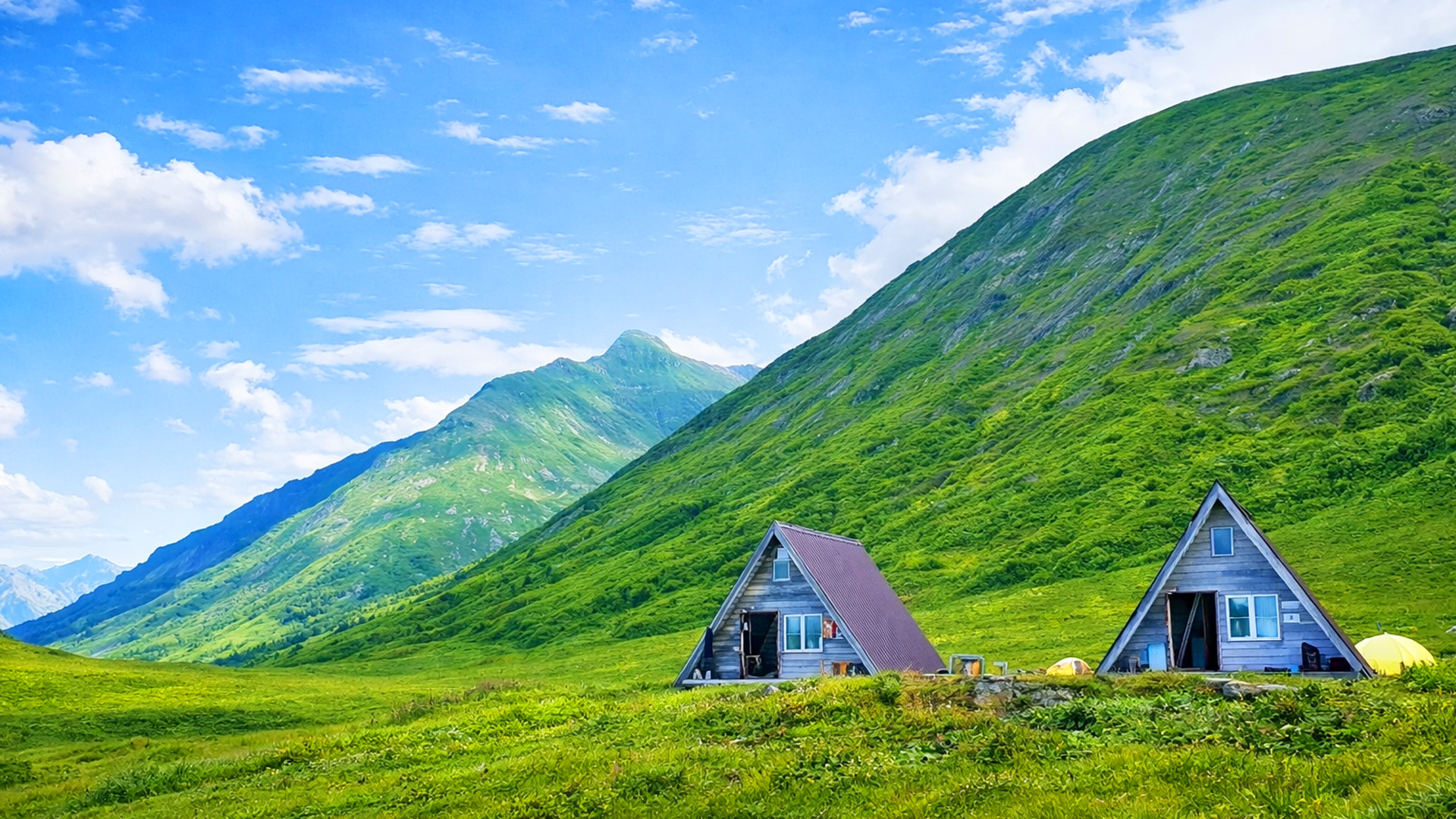 Cozy cabins in the mountains of Krasnaya Polyana