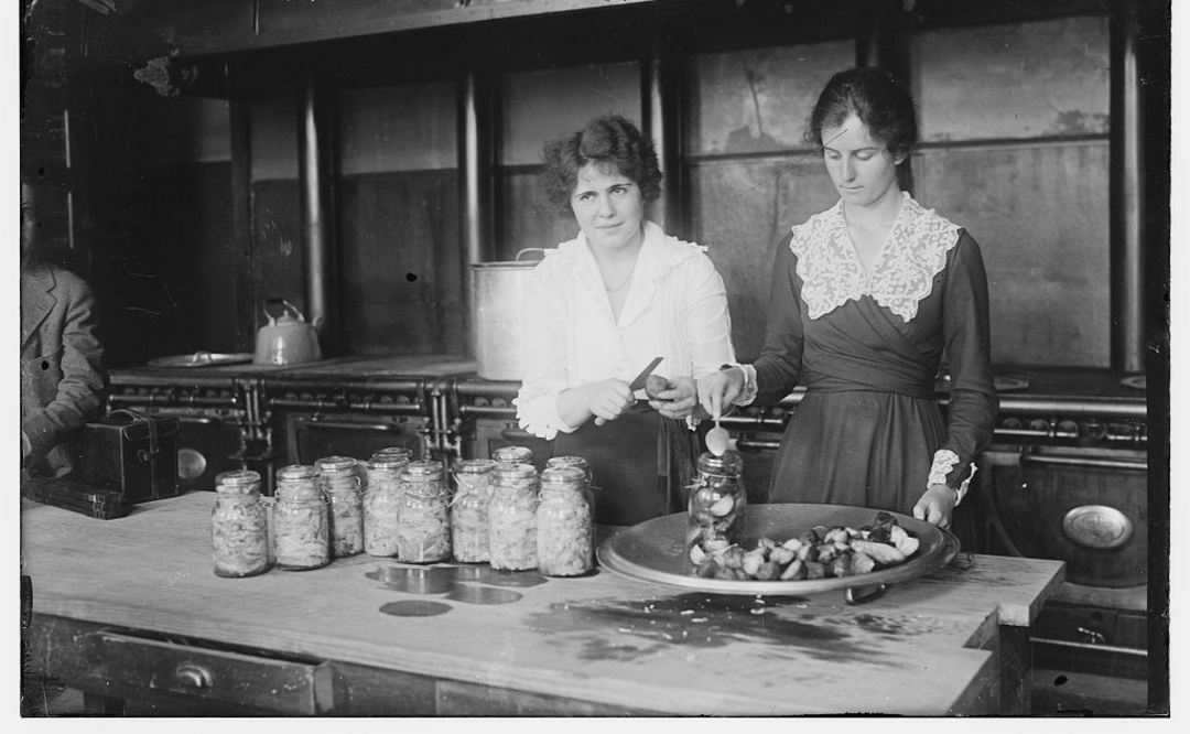 18 traditions that died with the 1900s