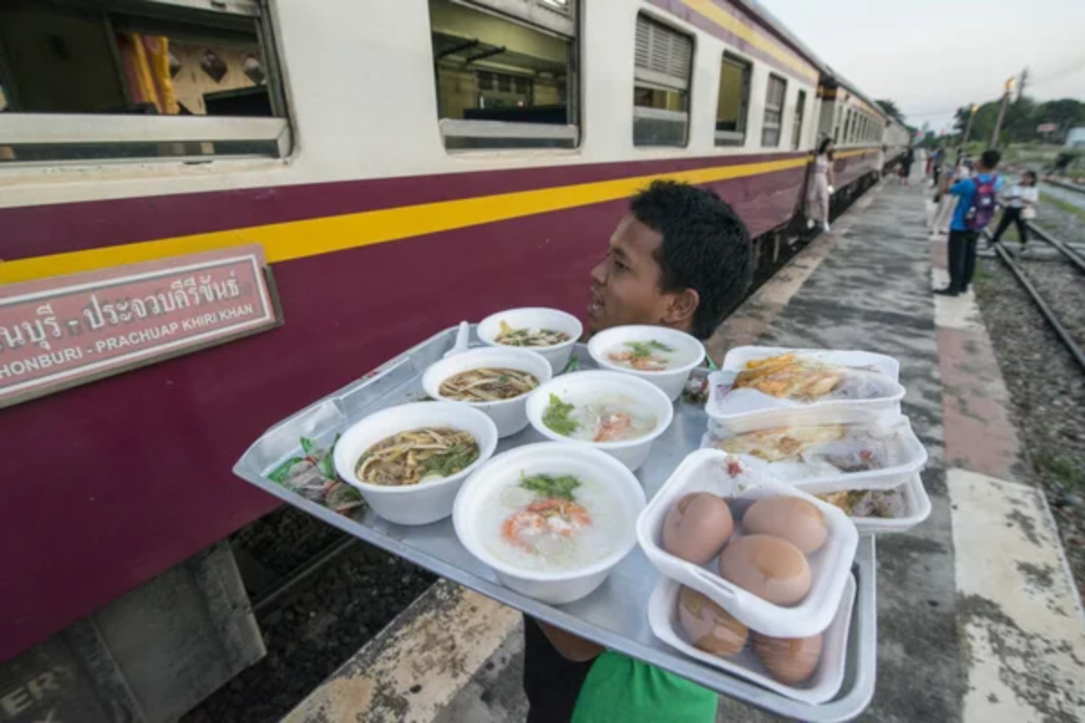 How to make a train journey feel like a luxury experience (15 travel ...
