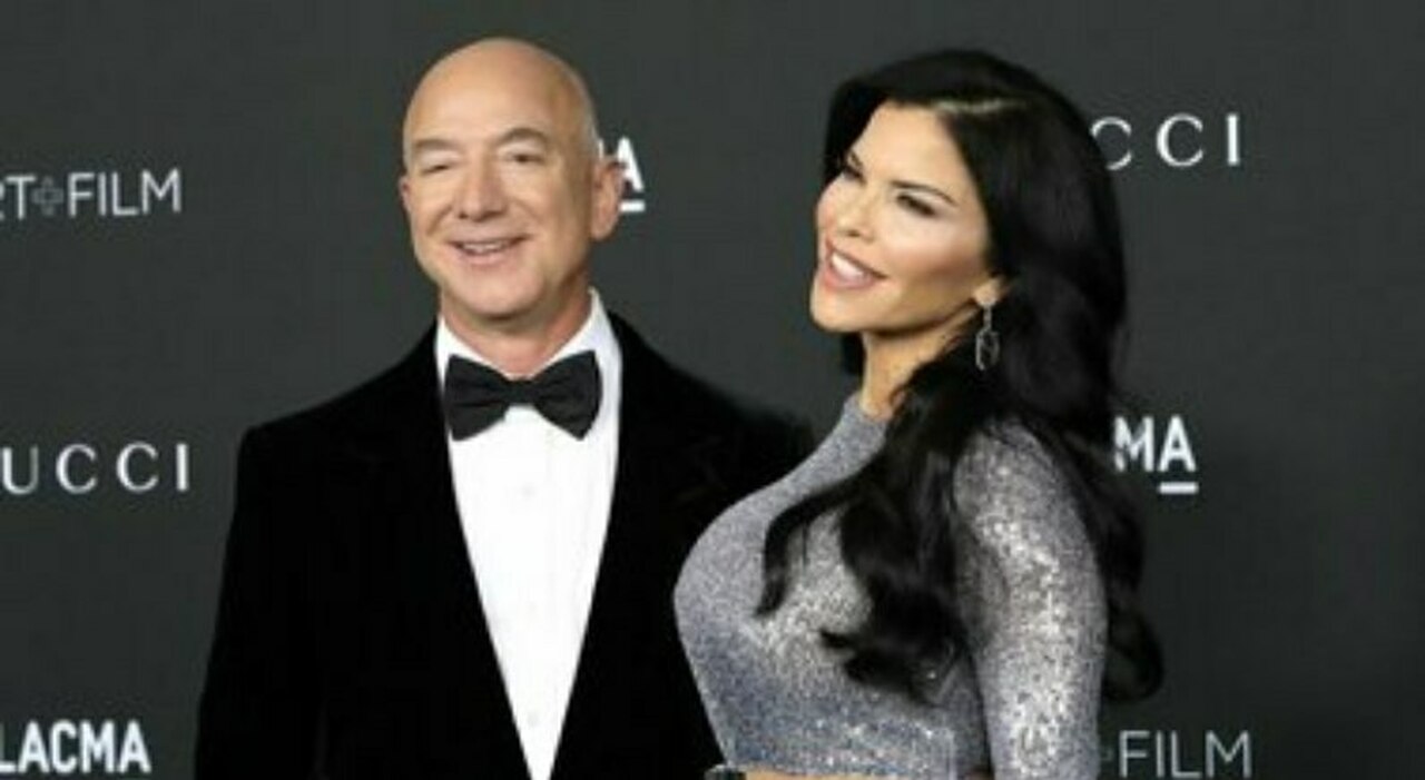 Jeff Bezos e Lauren Sánchez in Costa Rica: jet privati e yacht da mezzo ...