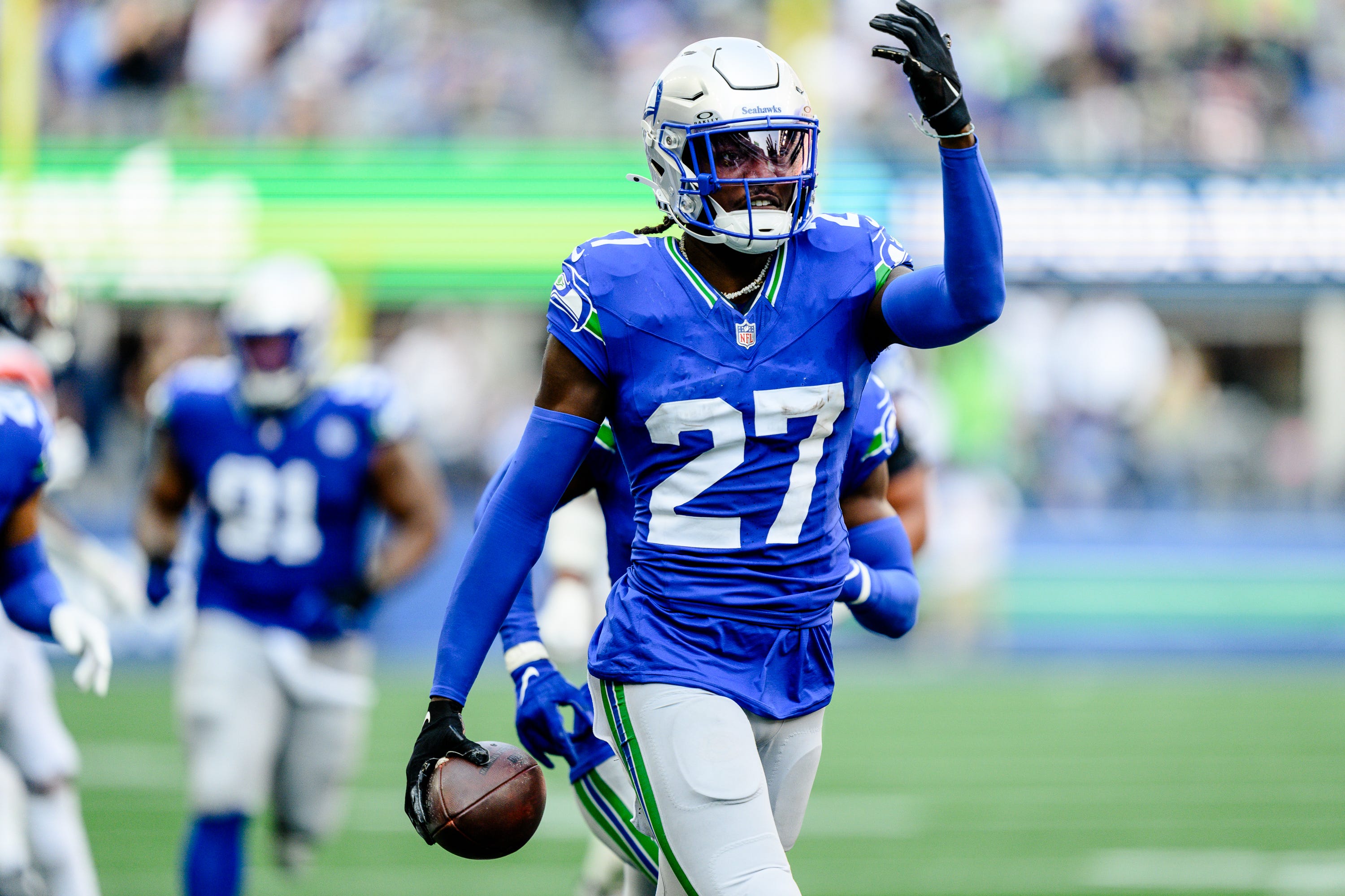 Eagles' acquisition of Riq Woolen earns praise for its high value