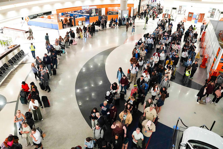 Atlanta TSA agents can keep 'modern day Robin Hood' Tyler Perry's ...