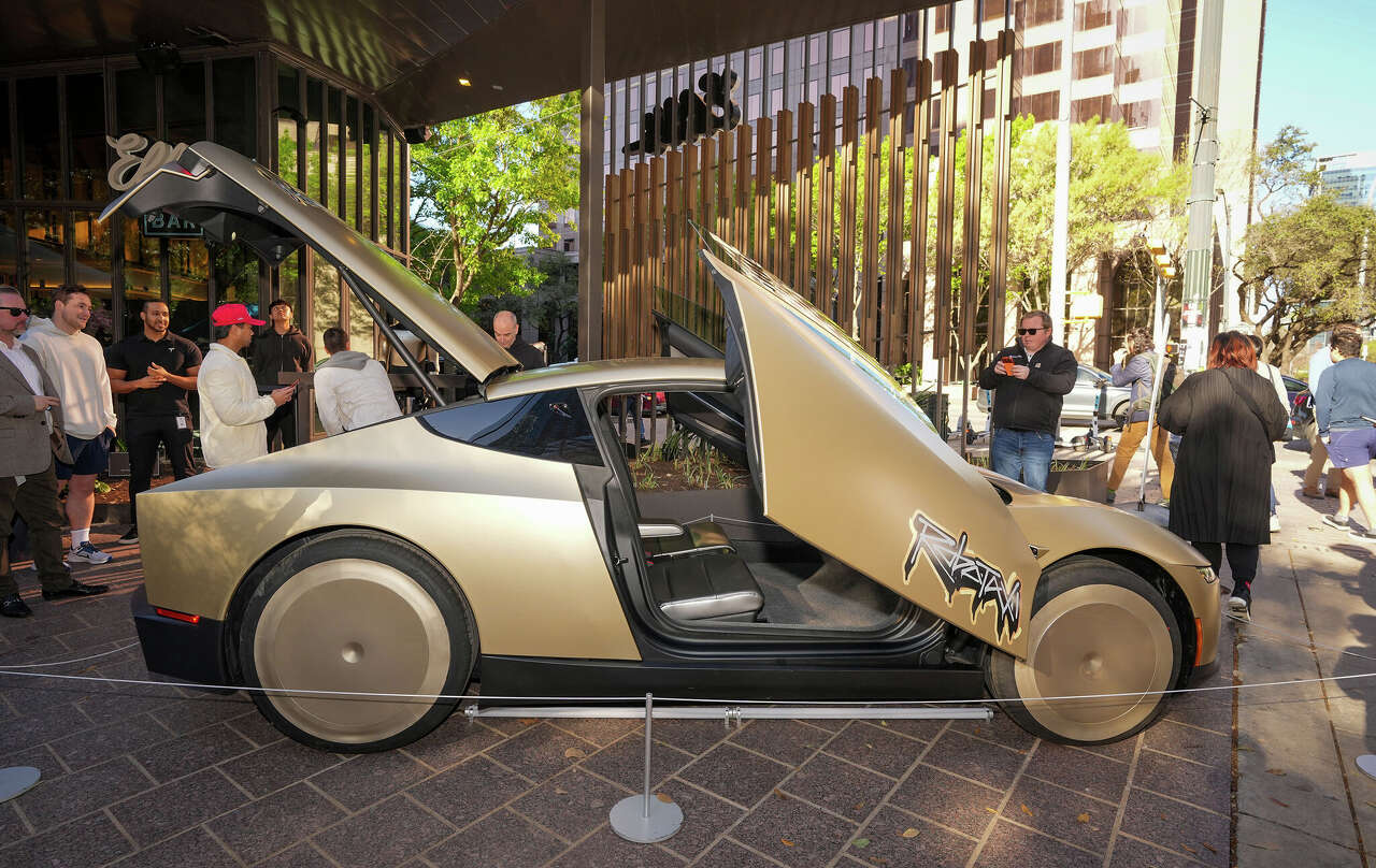 Tesla loses two more leaders ahead of Cybercab production - including ...