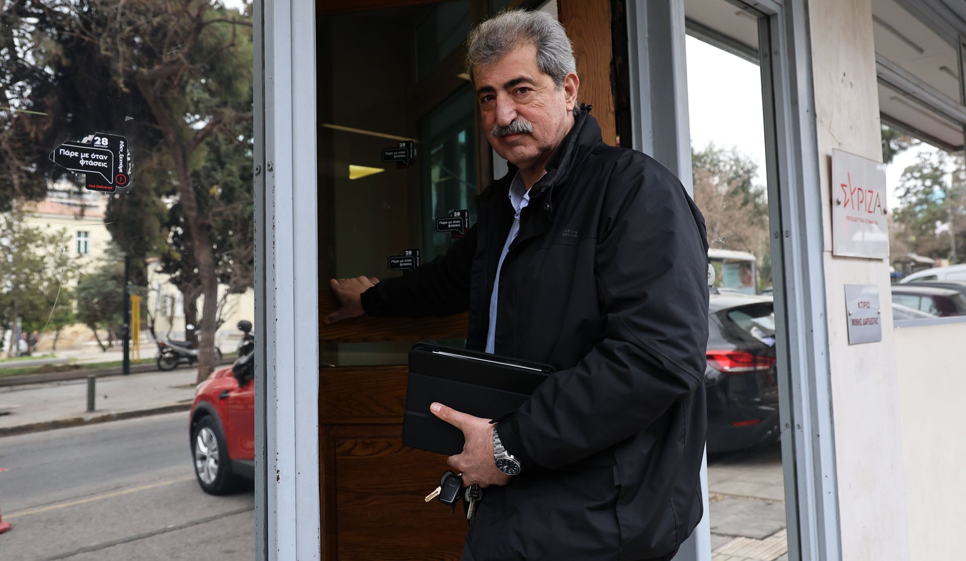Η απάντηση Πολάκη σε Βασιλειάδη: «Να μου πεις που τραγουδάς να έρθω να ...