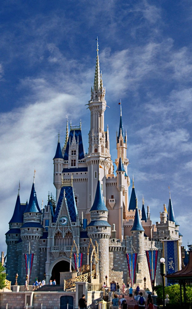 Lindsey Graham's apparent response to those embarrassing Disney photos ...