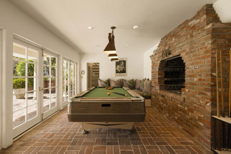 The Los Angeles mansion built for Hollywood icon Jean Harlow asks $16.8 ...