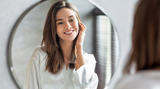18 habits that instantly make you attractive, according to psychology