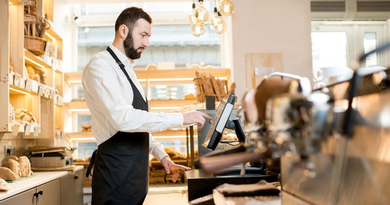 25-year-old cashier walks out after new manager fires superstar ...
