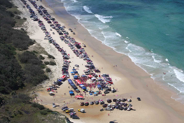 Aussies warned as 'influx of day trippers' head for popular tourist beach