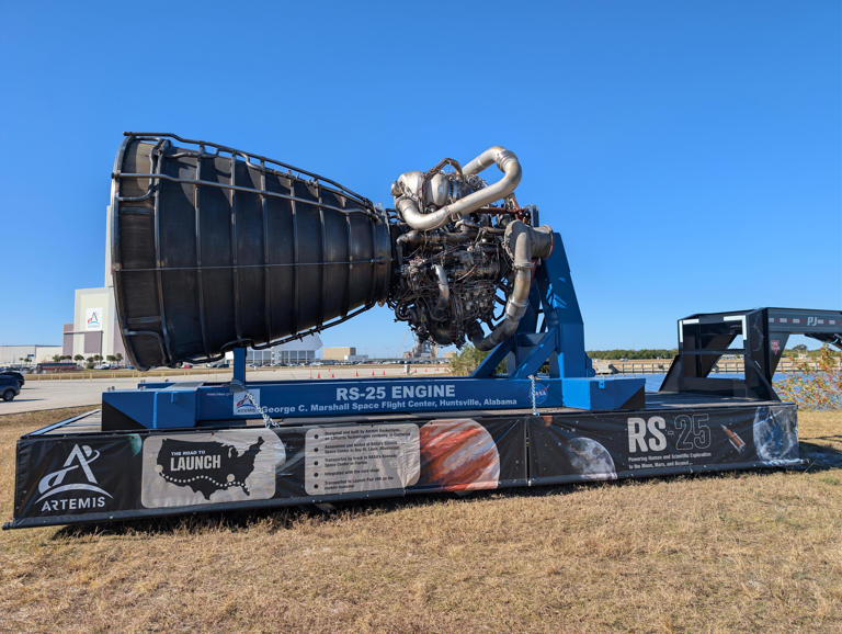 How the engines of the Artemis II rocket flew on NASA's space shuttle