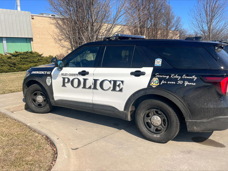 Man held on $150,000 bond on offender registration violation counts