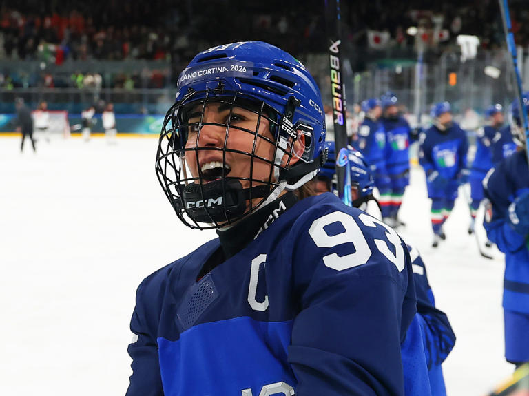 Victoire place Marie-Philip Poulin on long-term injured list