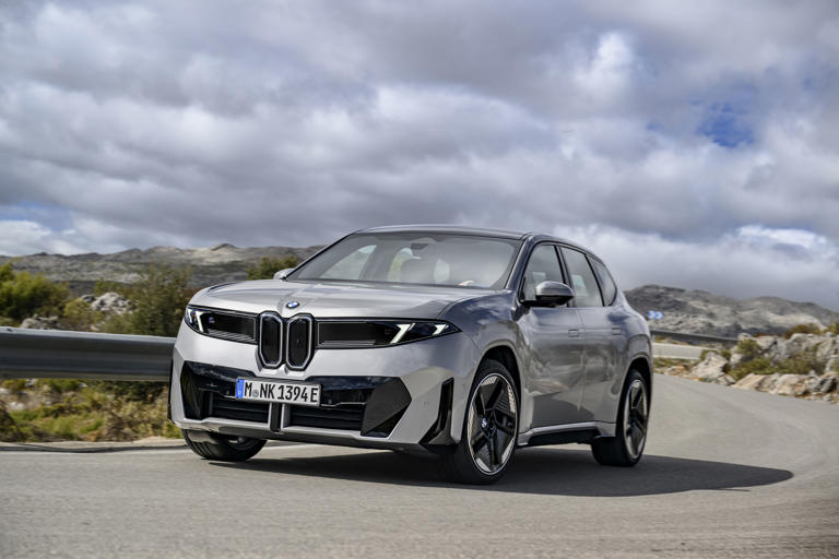 BMW found 145 new iX3s whose body panels can buzz and shock you while ...