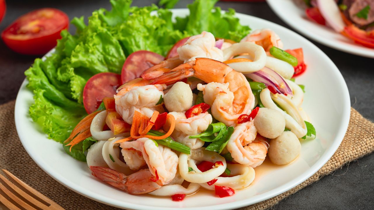 New student demanded I stop bringing seafood for lunch. Even after I ...